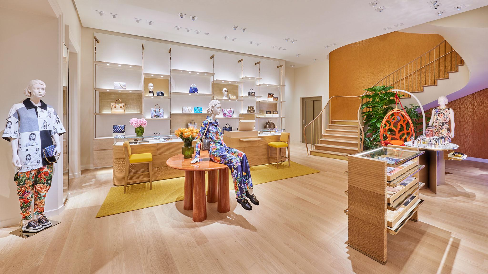 Louis Vuitton Lyon Store in Lyon, FRANCE | LOUIS VUITTON