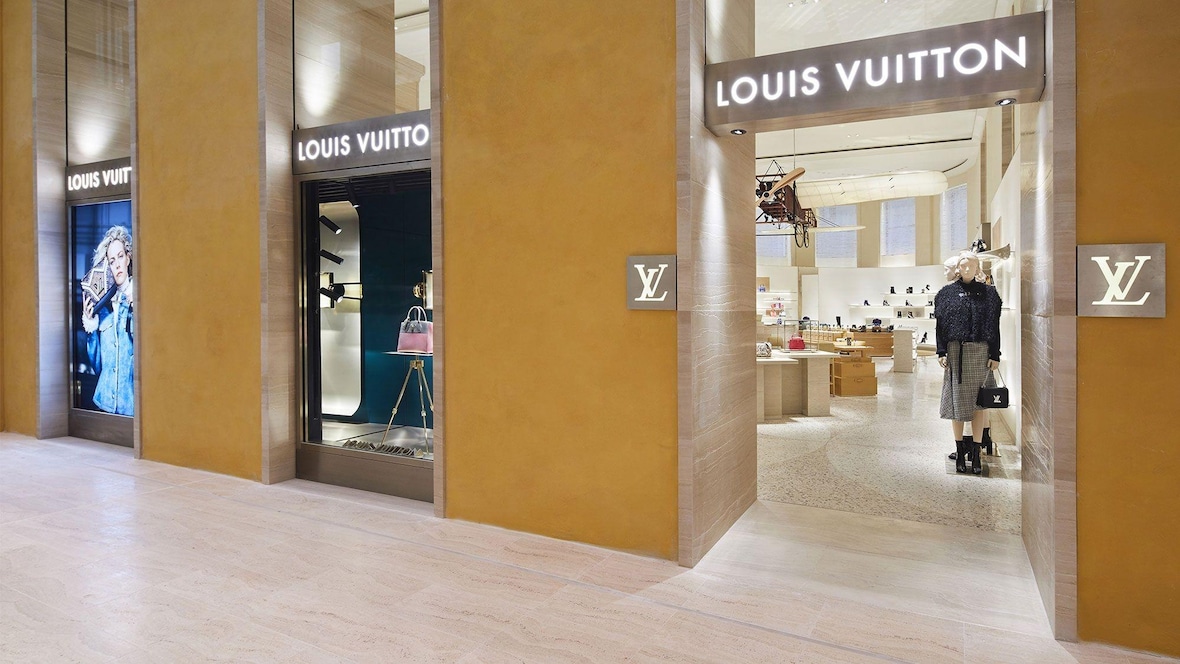 Louis Vuitton Roma Tritone Store in Roma, ITALY | LOUIS VUITTON