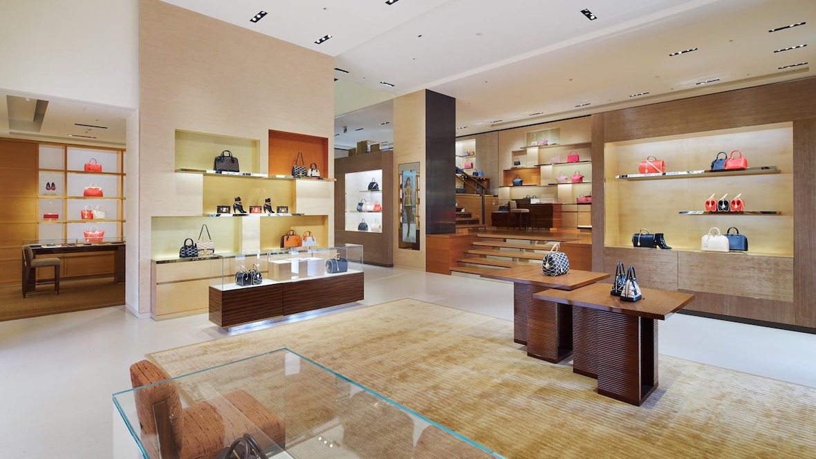 Louis Vuitton Osaka Hilton Plaza Umeda Store in Osaka, JAPAN | LOUIS VUITTON