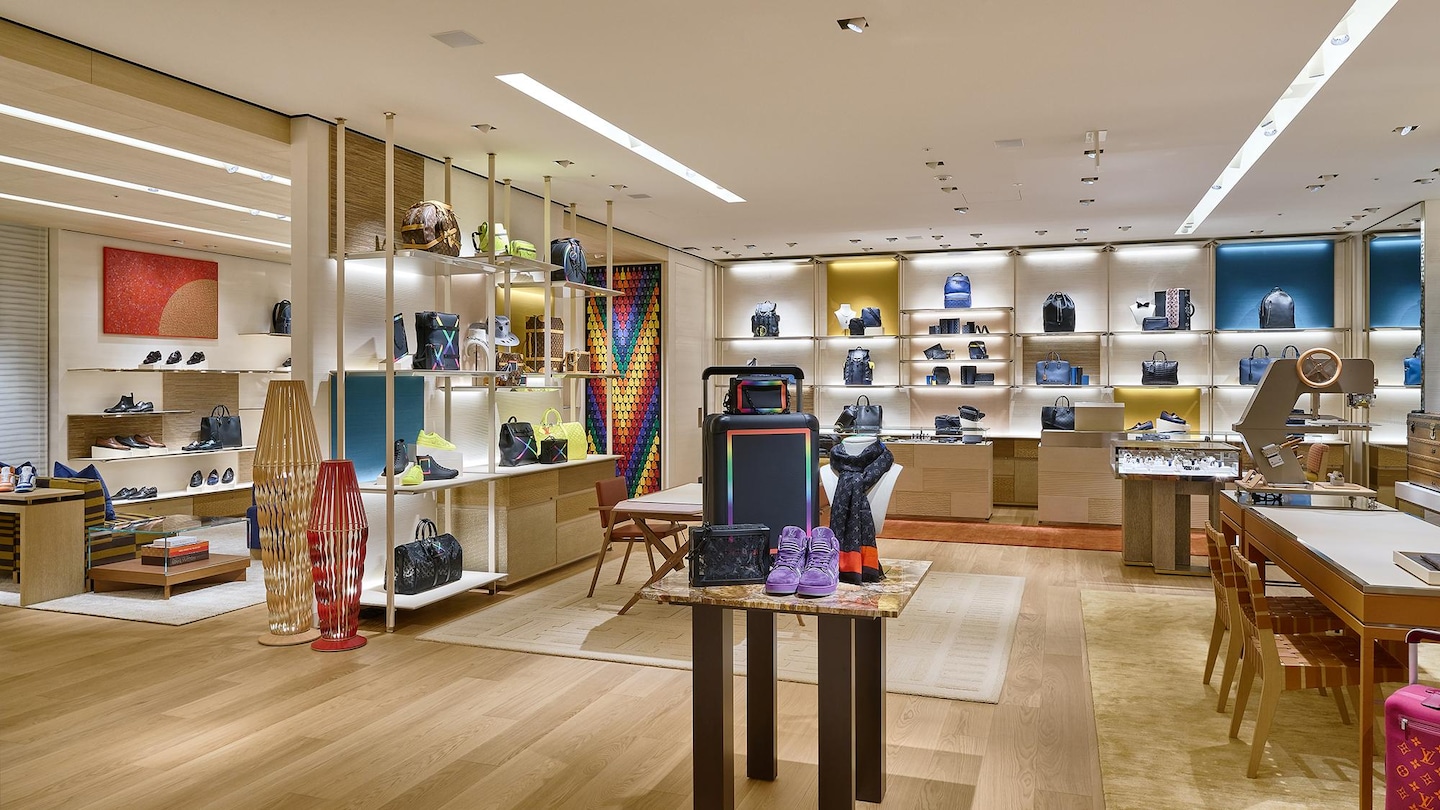 Louis Vuitton Osaka Takashimaya Store in Osaka, JAPAN | LOUIS VUITTON