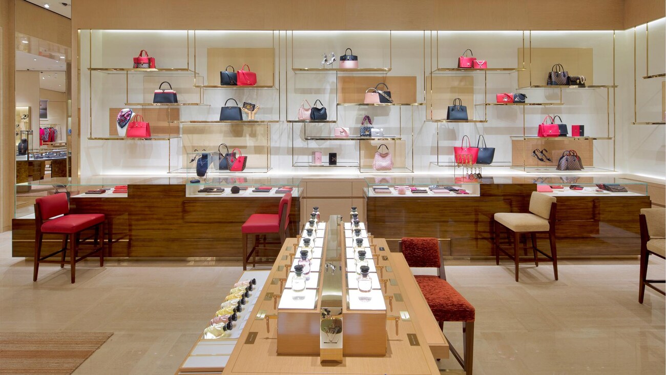 Louis Vuitton Taipei Sogo Fuxing Store in Taipei, Taiwan | LOUIS VUITTON