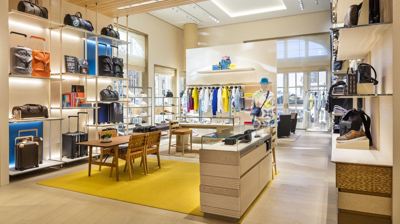 Louis Vuitton LV Bellagio Men's Store in Las Vegas, UNITED STATES ...