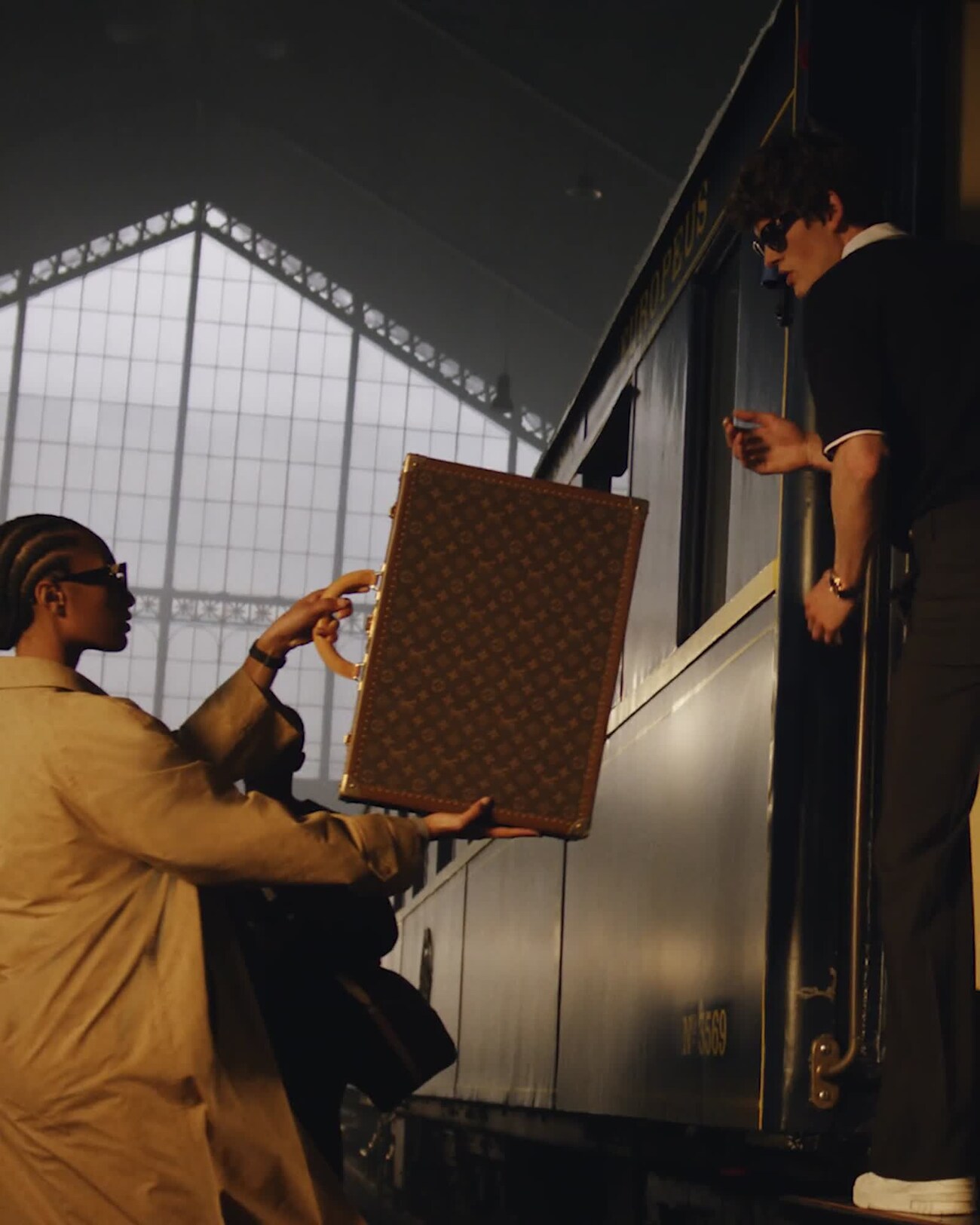 Louis Vuitton Escale | LOUIS VUITTON